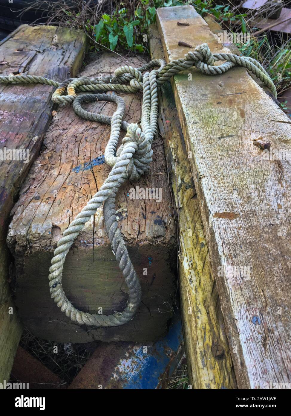 Old sailing barge rope hi-res stock photography and images - Alamy