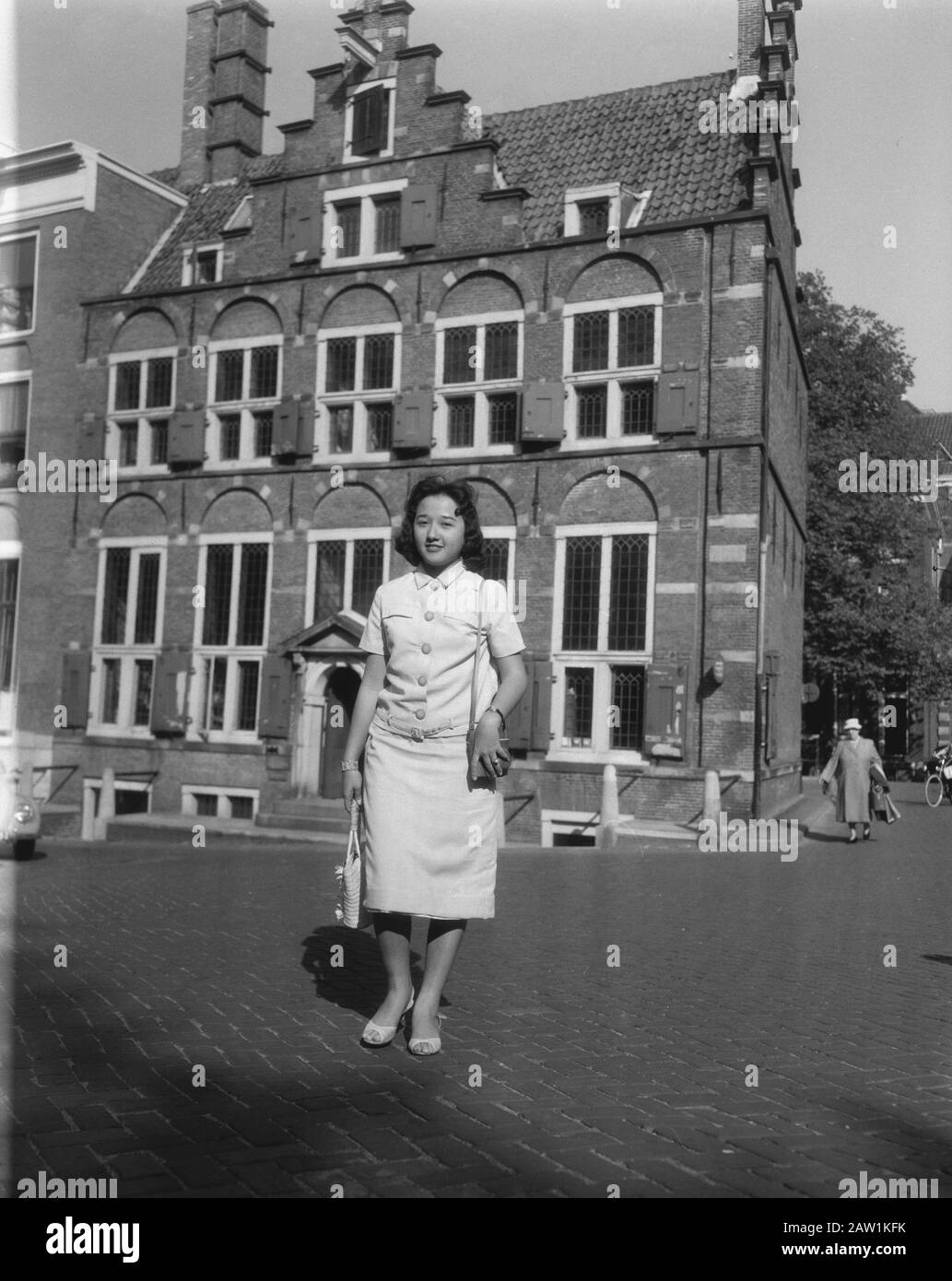 Contracts Walter Thompson & Co / compromised Date: August 27, 1958 ...