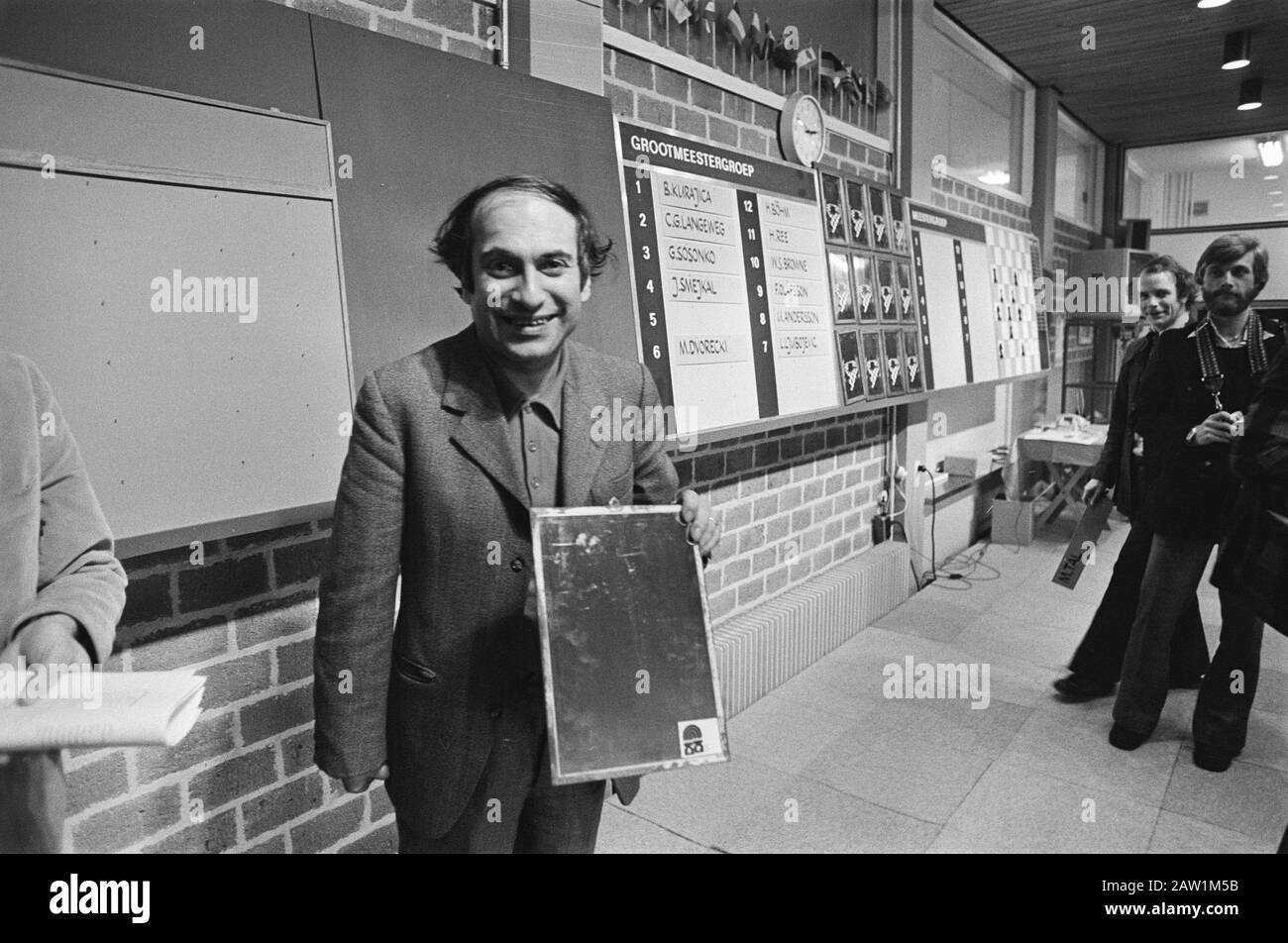 Opening eight thirty Blast Chess; Talj let his number show Date ...