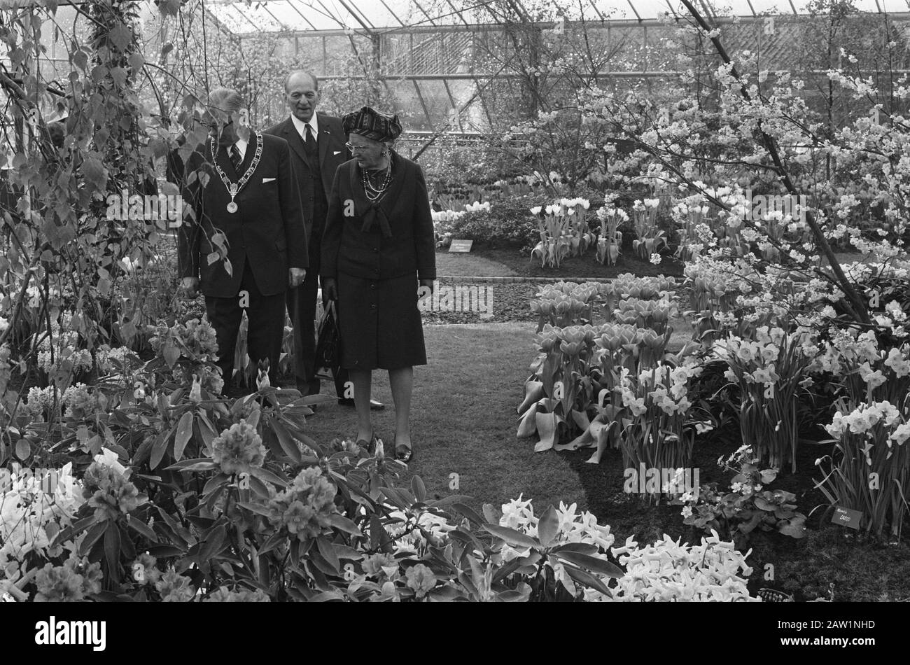 Greenhouse tour Black and White Stock Photos & Images - Alamy