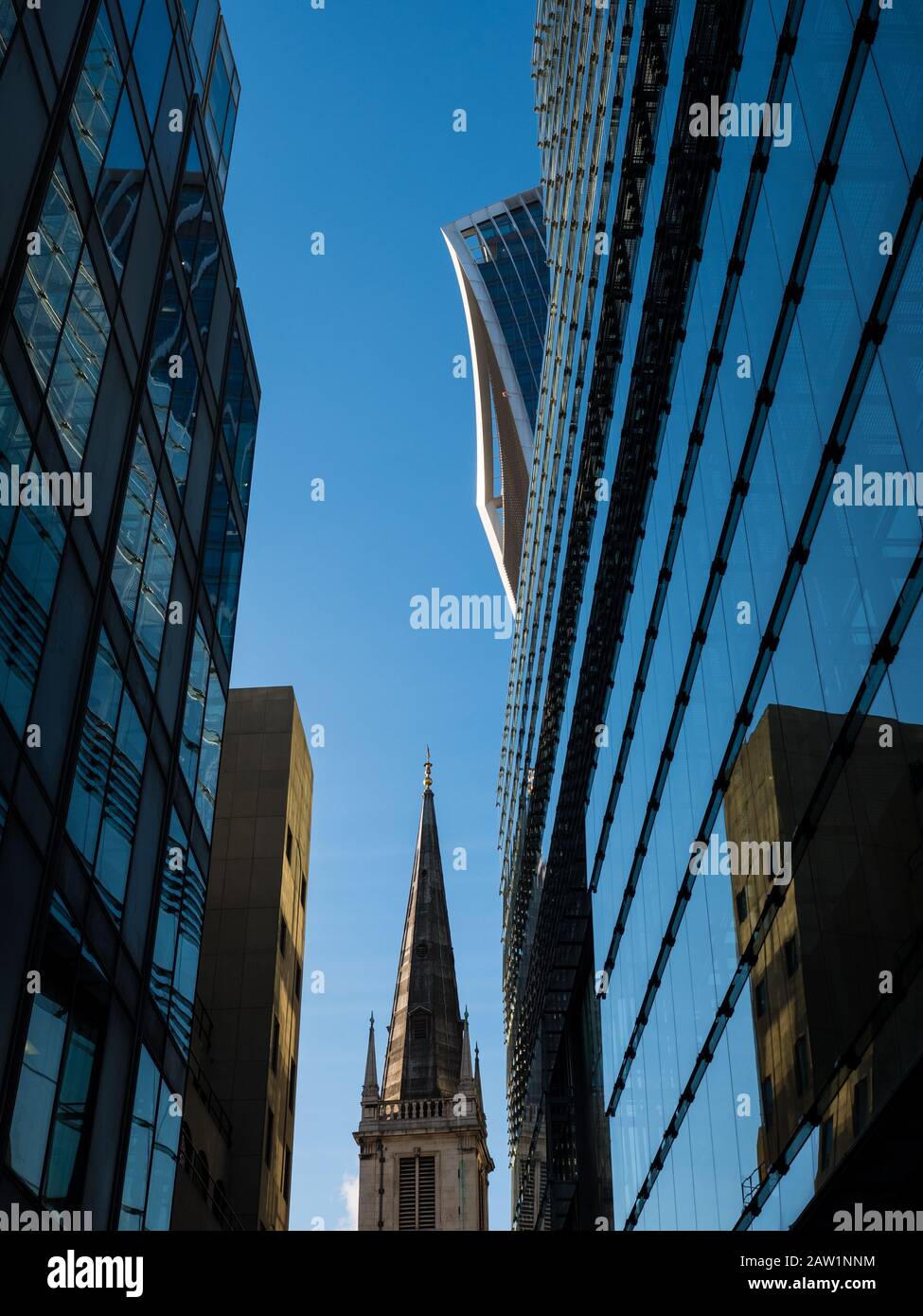 Crowded buildings hi-res stock photography and images - Alamy