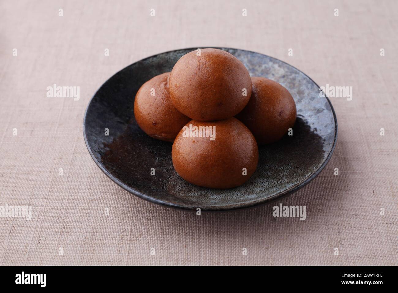 Wagashi hi-res stock photography and images - Alamy
