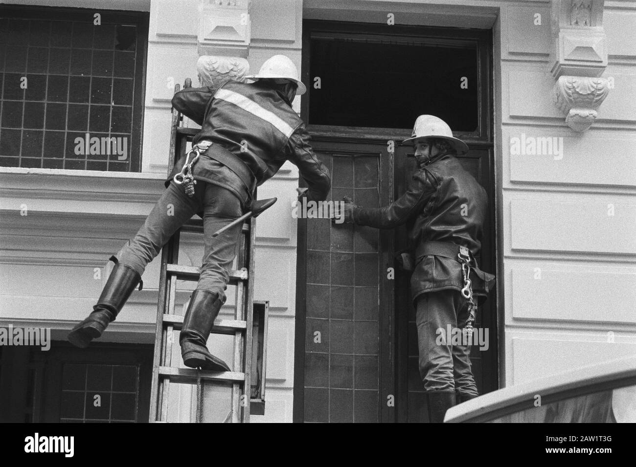 Army clearance operations Black and White Stock Photos & Images - Alamy