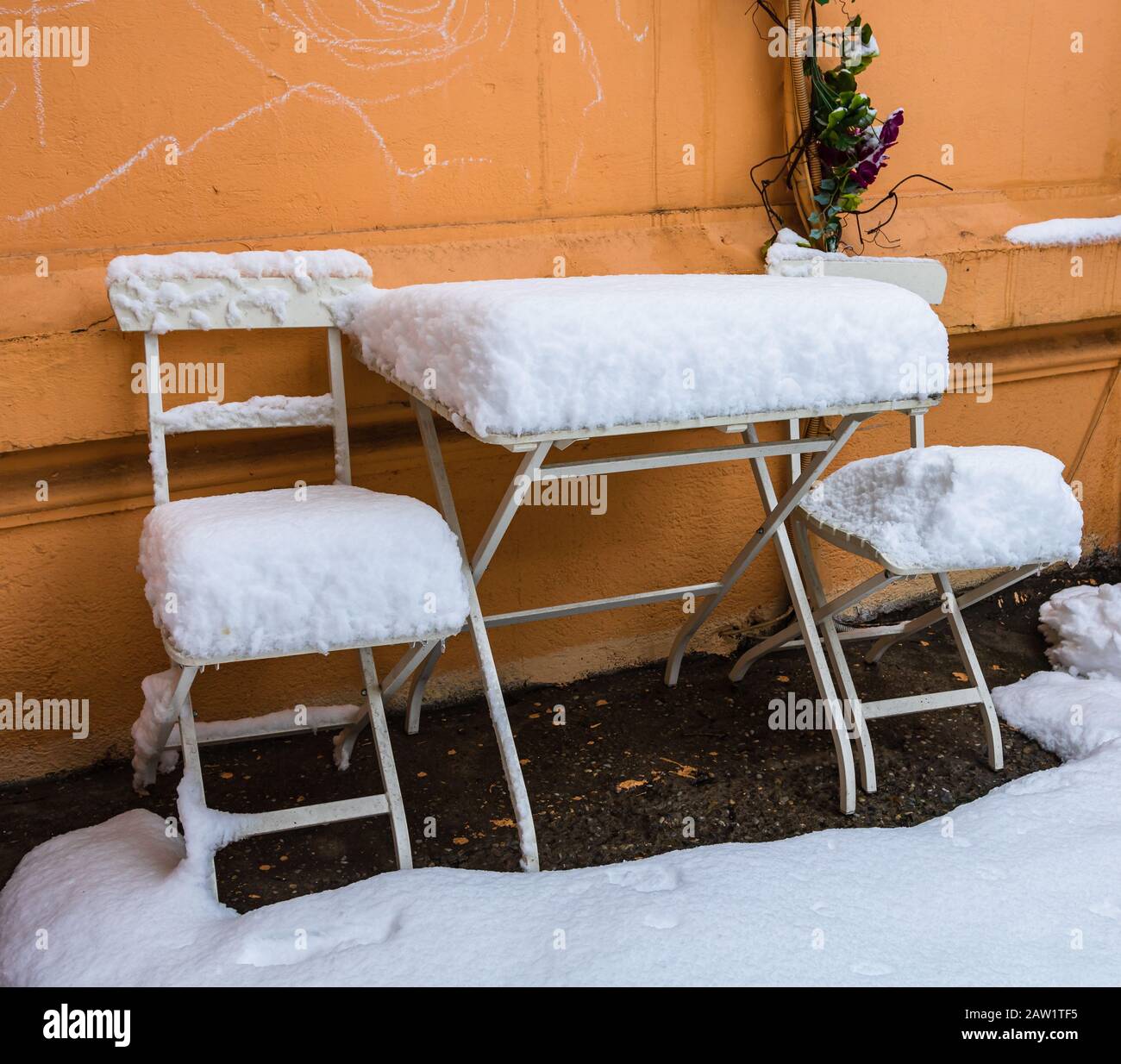 Covered environmentfresh hi-res stock photography and images - Alamy