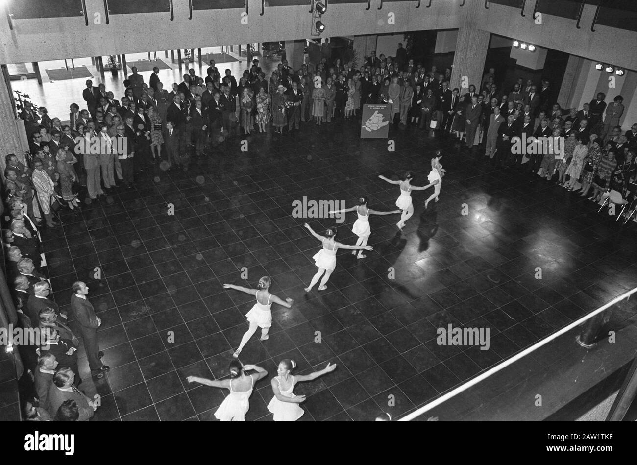 Provincial ballet hi-res stock photography and images - Alamy