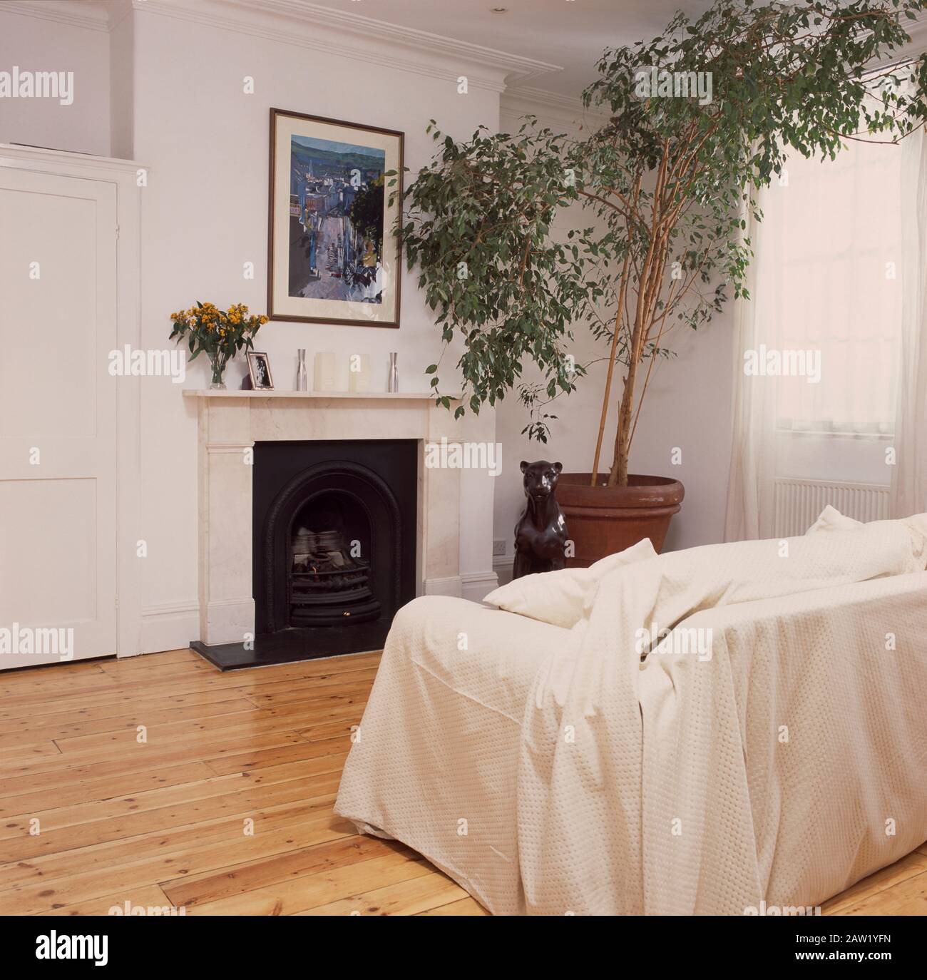 Sheeted hi-res stock photography and images - Alamy