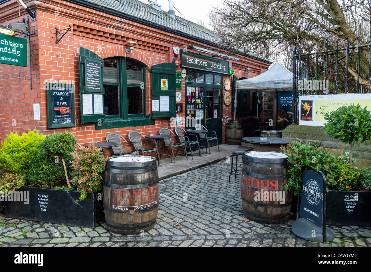 Teuchters Landing pub and restaurant on Dock Place in Leith, Edinburgh ...