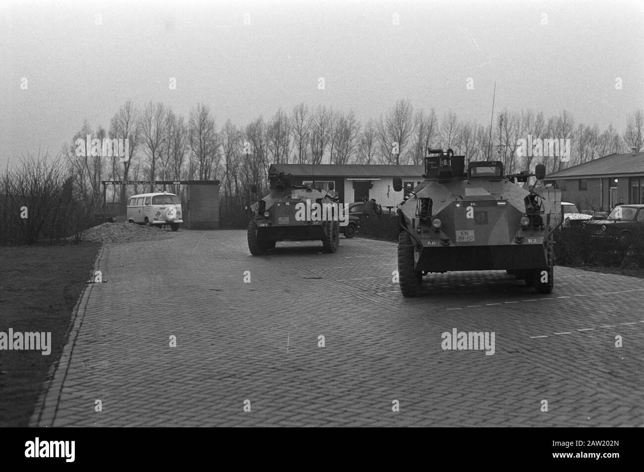 Raiders of post office hostage family farm in Deil, armored vehicles ...