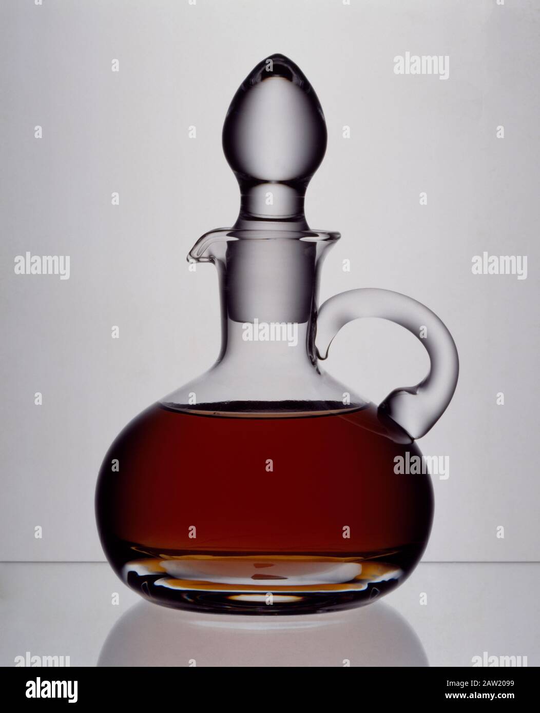 Decanter glass hi-res stock photography and images - Alamy