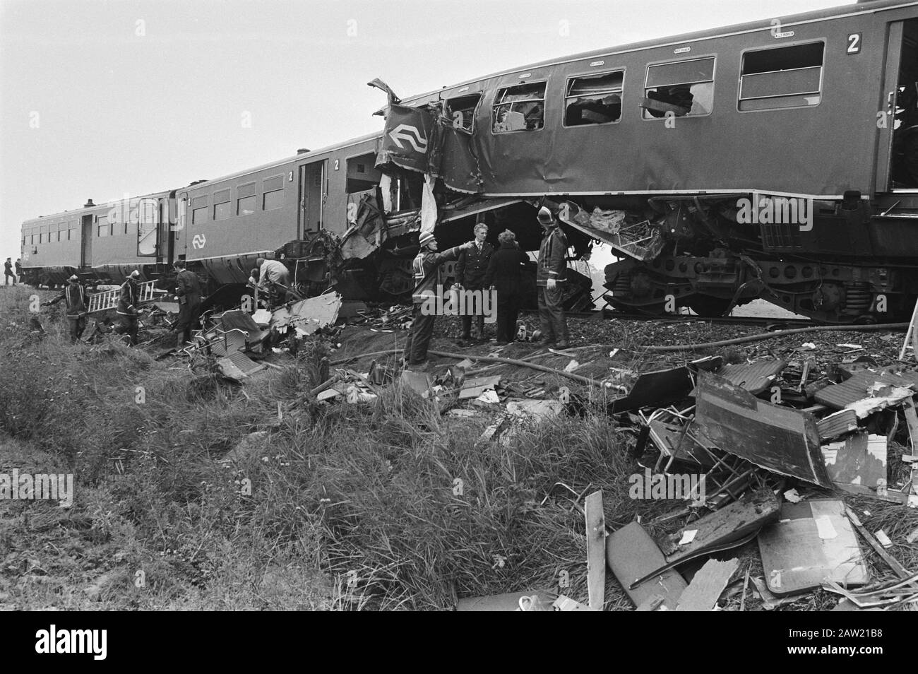 Train Disaster Sauwerd Overview of the damage Annotation: In the train ...