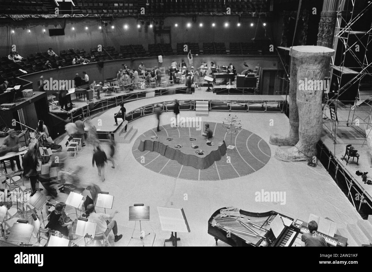 Stage lighting in theater Black and White Stock Photos & Images - Alamy