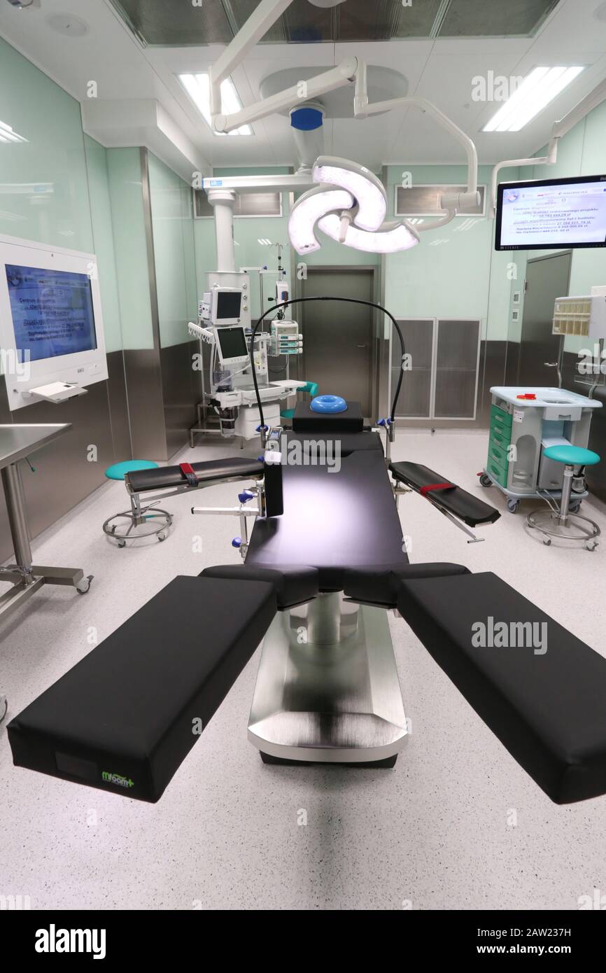 Operating theatre equipment hi-res stock photography and images - Alamy