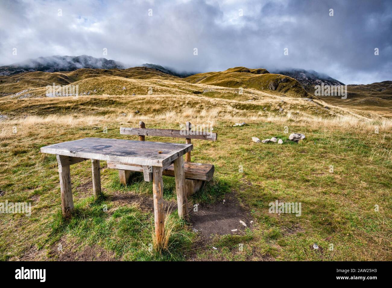 Roadside table hi-res stock photography and images - Alamy