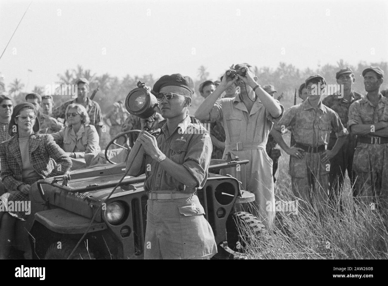 Special viewer Black and White Stock Photos & Images - Alamy