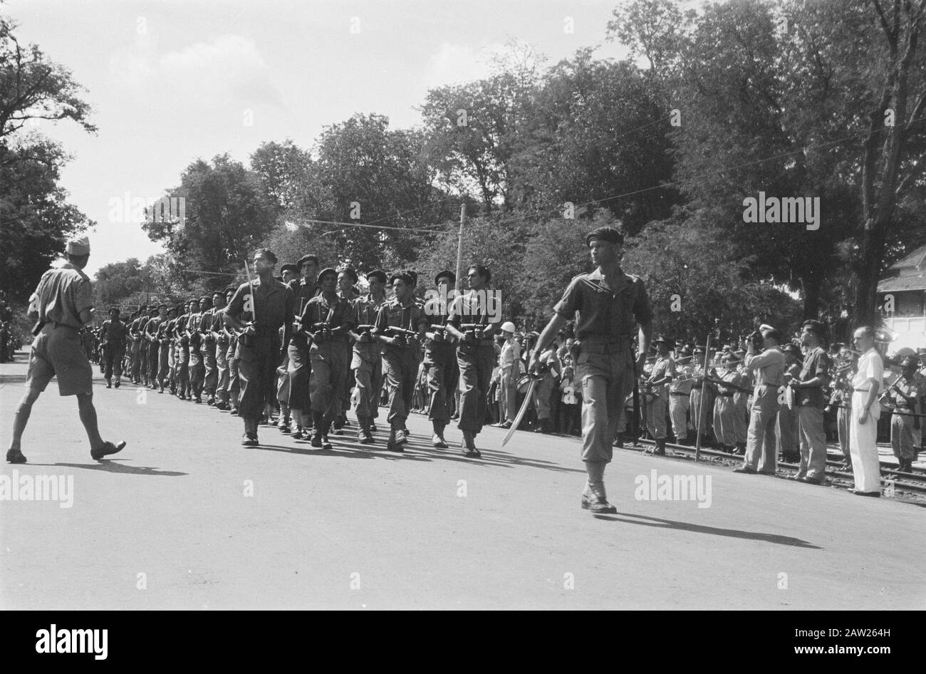Parade t.g.v. birthday of Princess Juliana Paratroopers (Corps Special ...