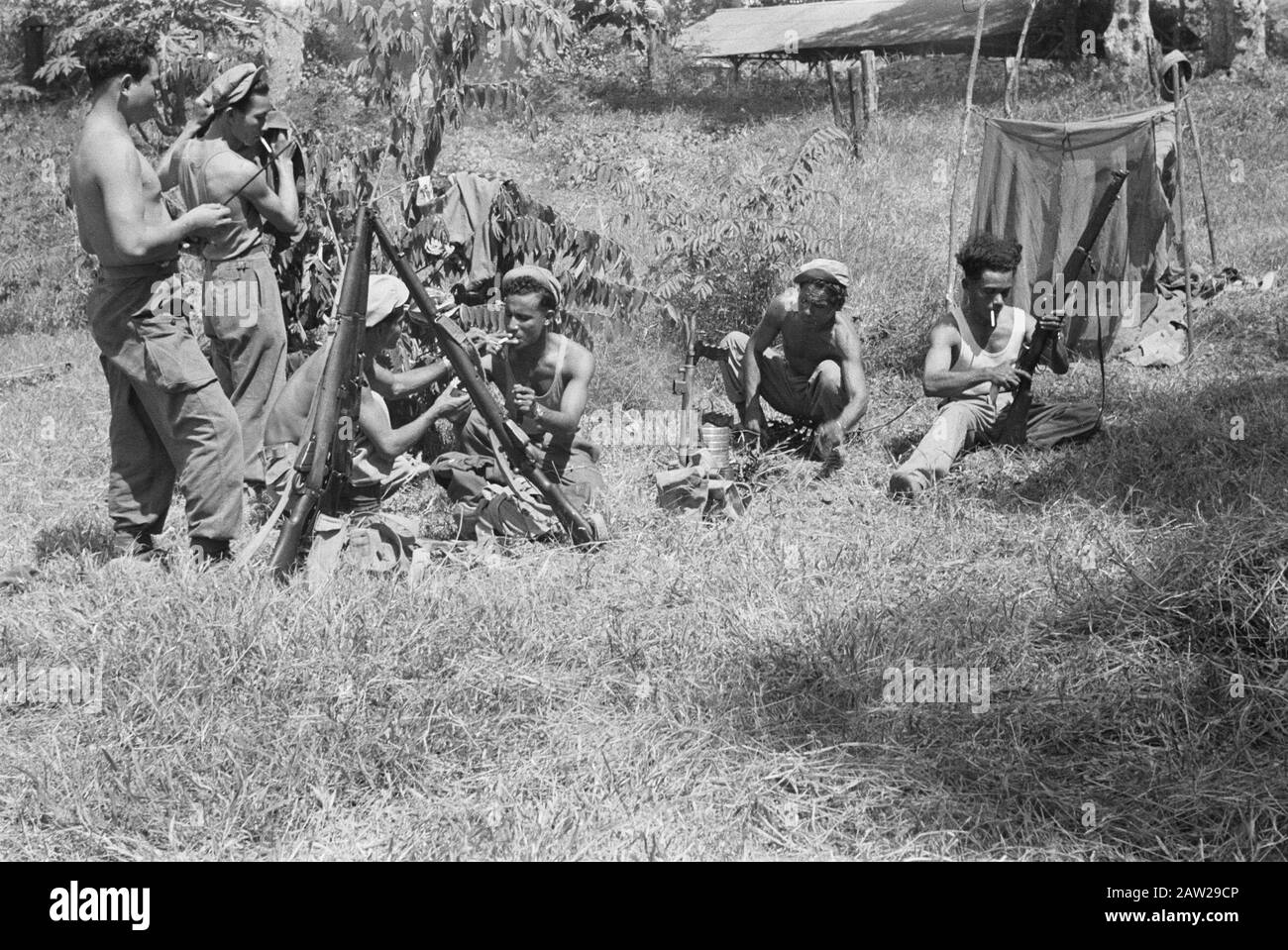 Patrol Walk 1-1 Infantry Regiment KNIL [patrol engaged in weapon ...