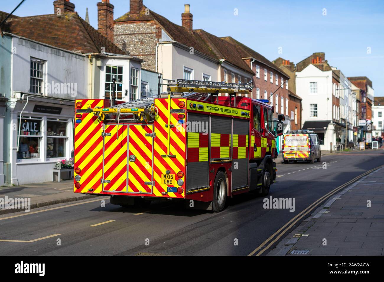 Fire engine responding call hi-res stock photography and images - Alamy