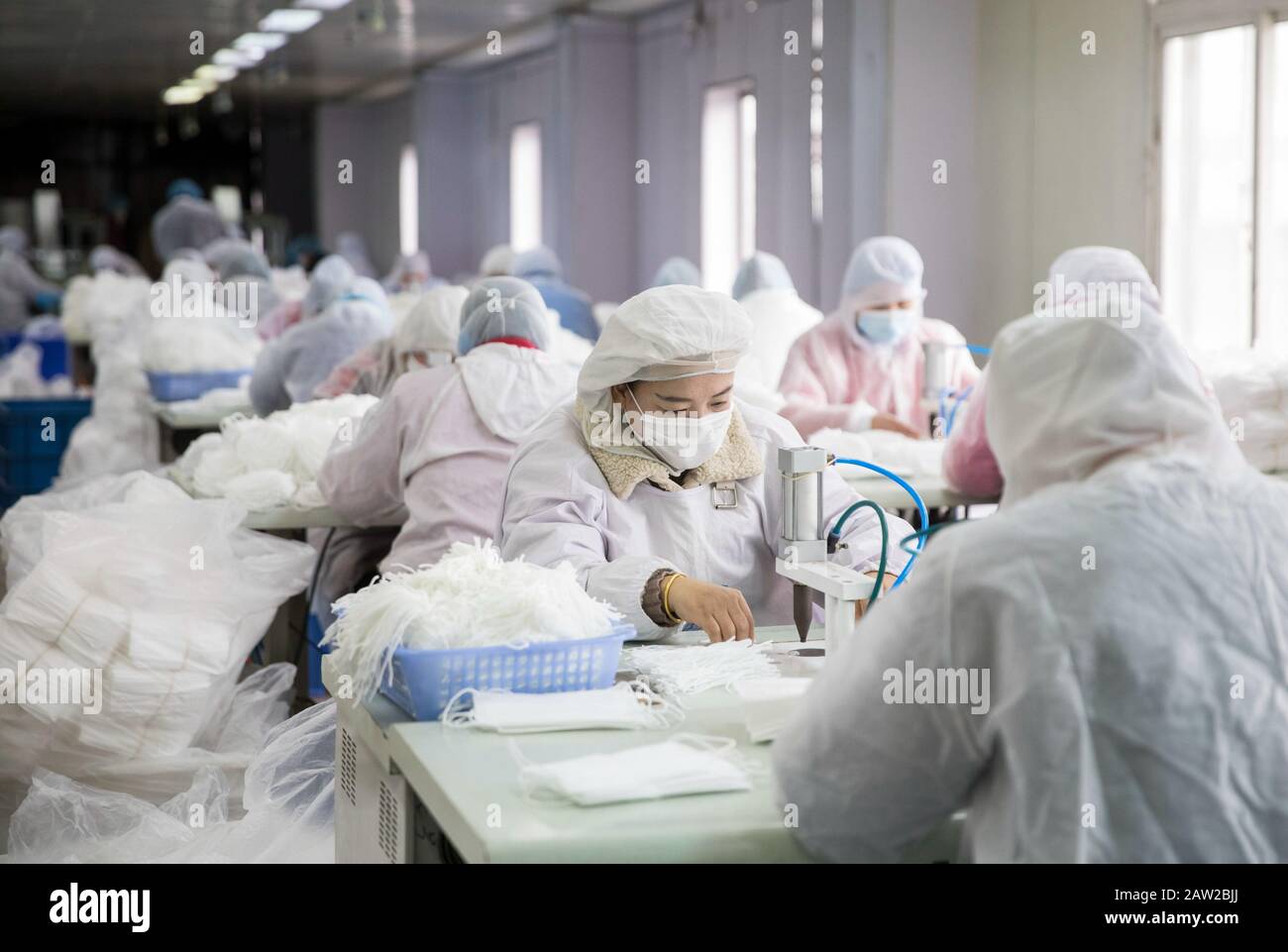 China pneumonia o hi-res stock photography and images - Alamy