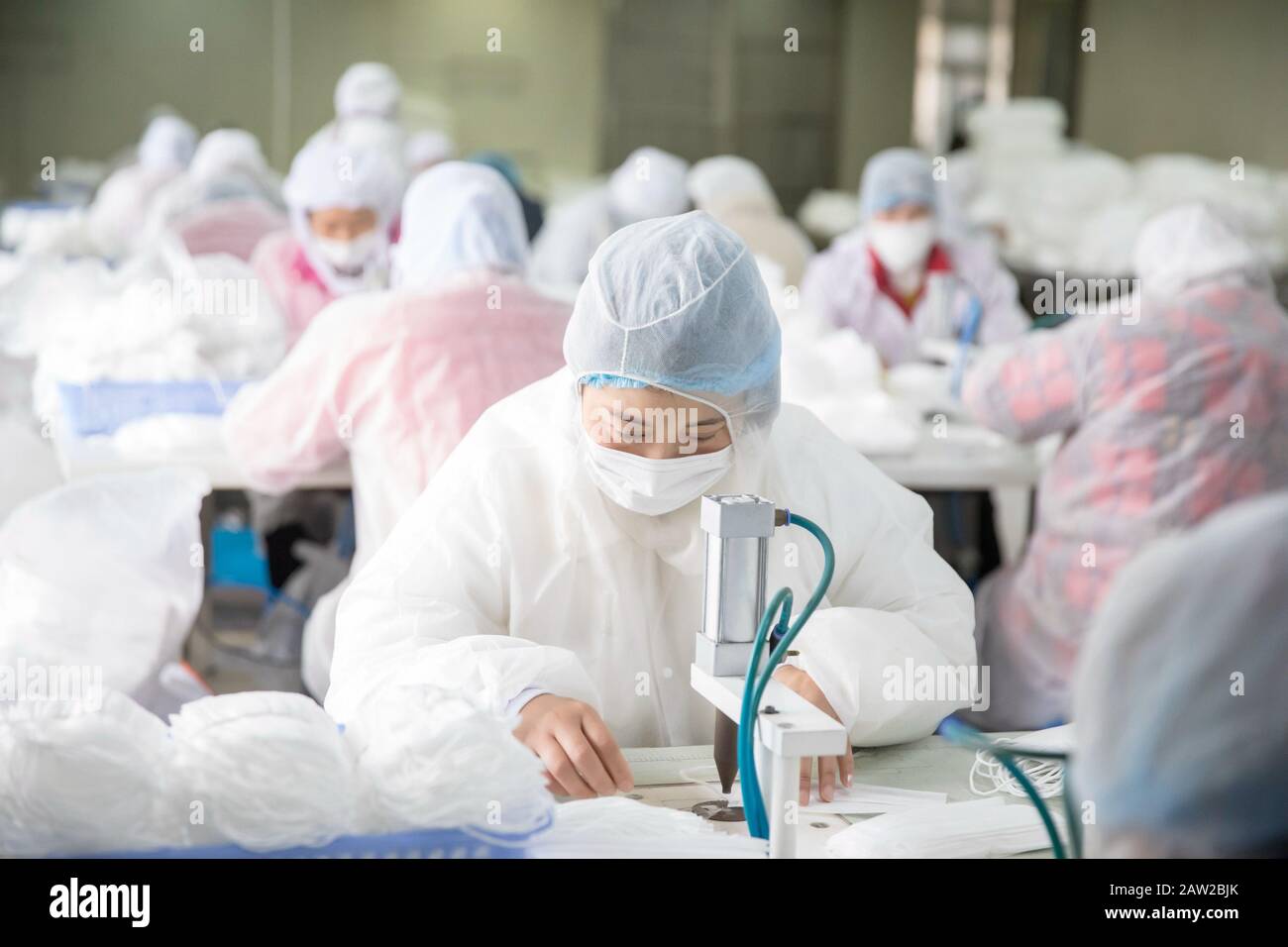China pneumonia o hi-res stock photography and images - Alamy