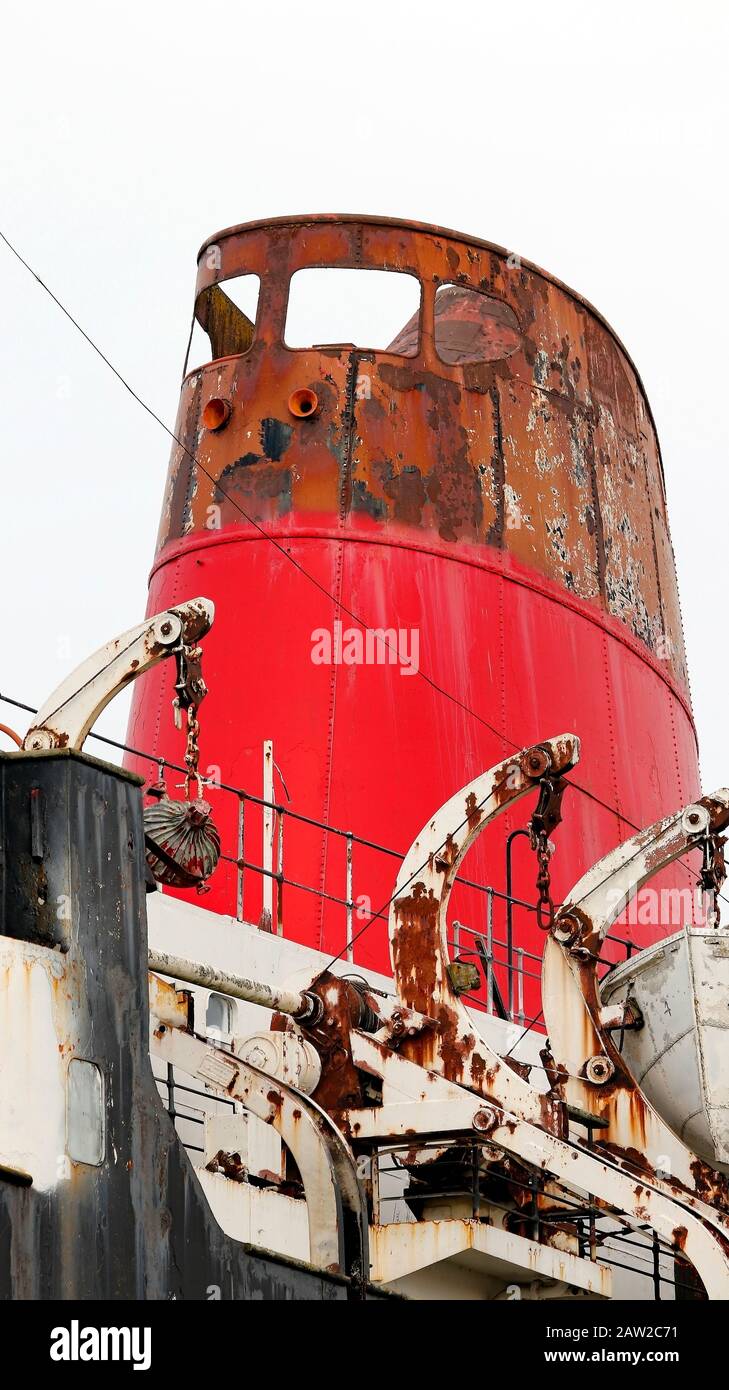 Ships funnel hi-res stock photography and images - Alamy