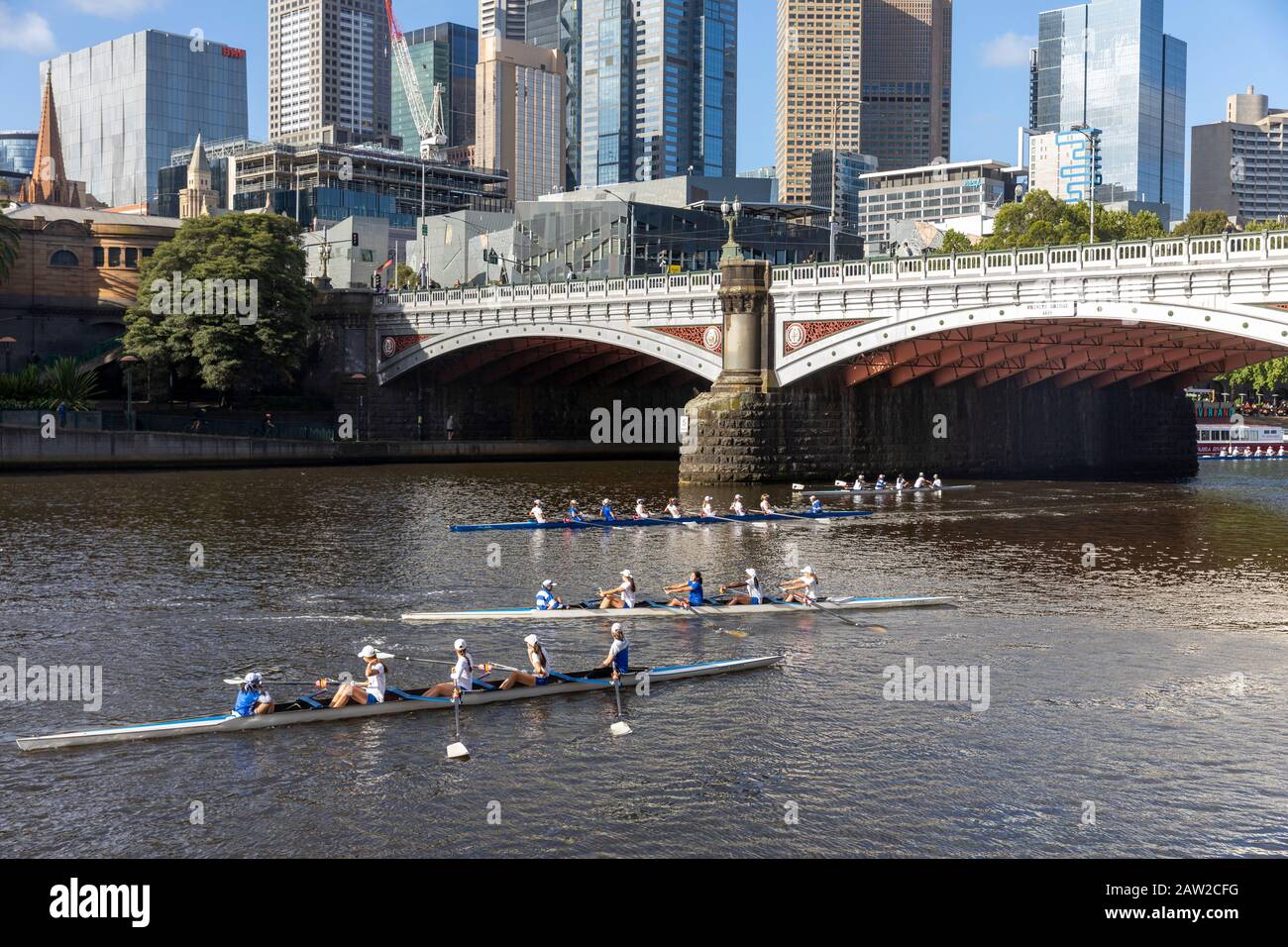 Girls rowing team hi-res stock photography and images - Alamy