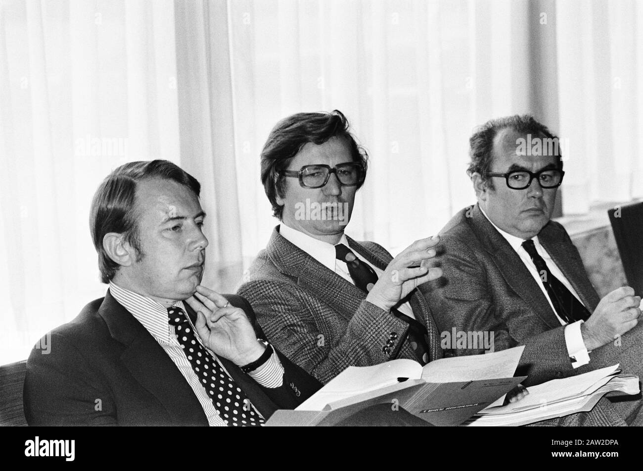 Minister refrainge hi-res stock photography and images - Alamy