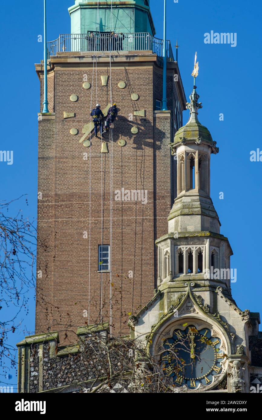 Norwich, Norfolk, UK, 6th February 2020 Bright spring sunshine meant ...