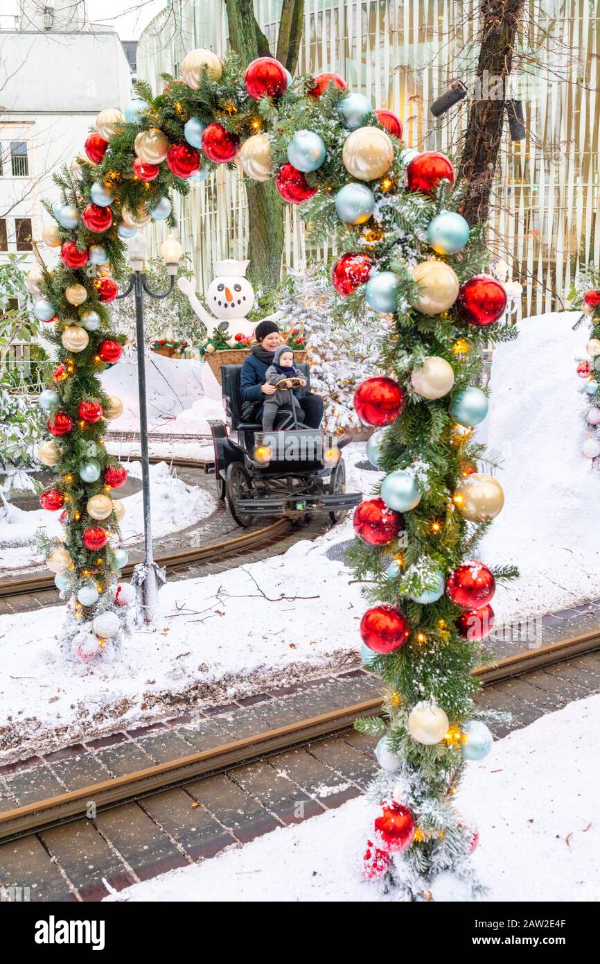 Childrens ride christmas market hi-res stock photography and images - Alamy