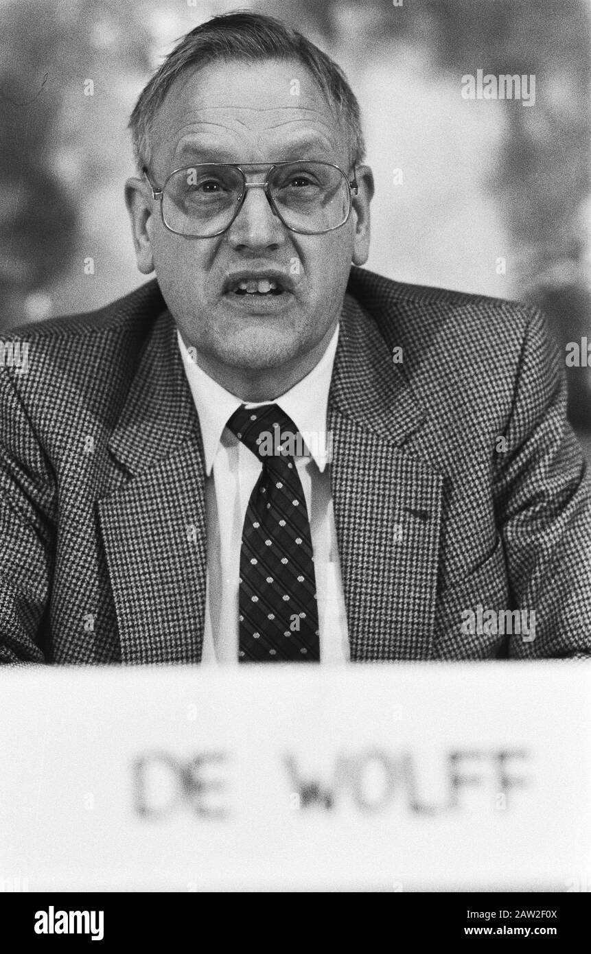 Workforce reports Black and White Stock Photos & Images - Alamy