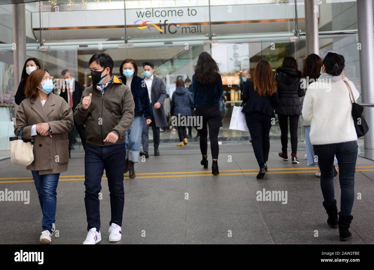 Hong Kongers wearing surgical masks during the Wuhan Corona Virus ...