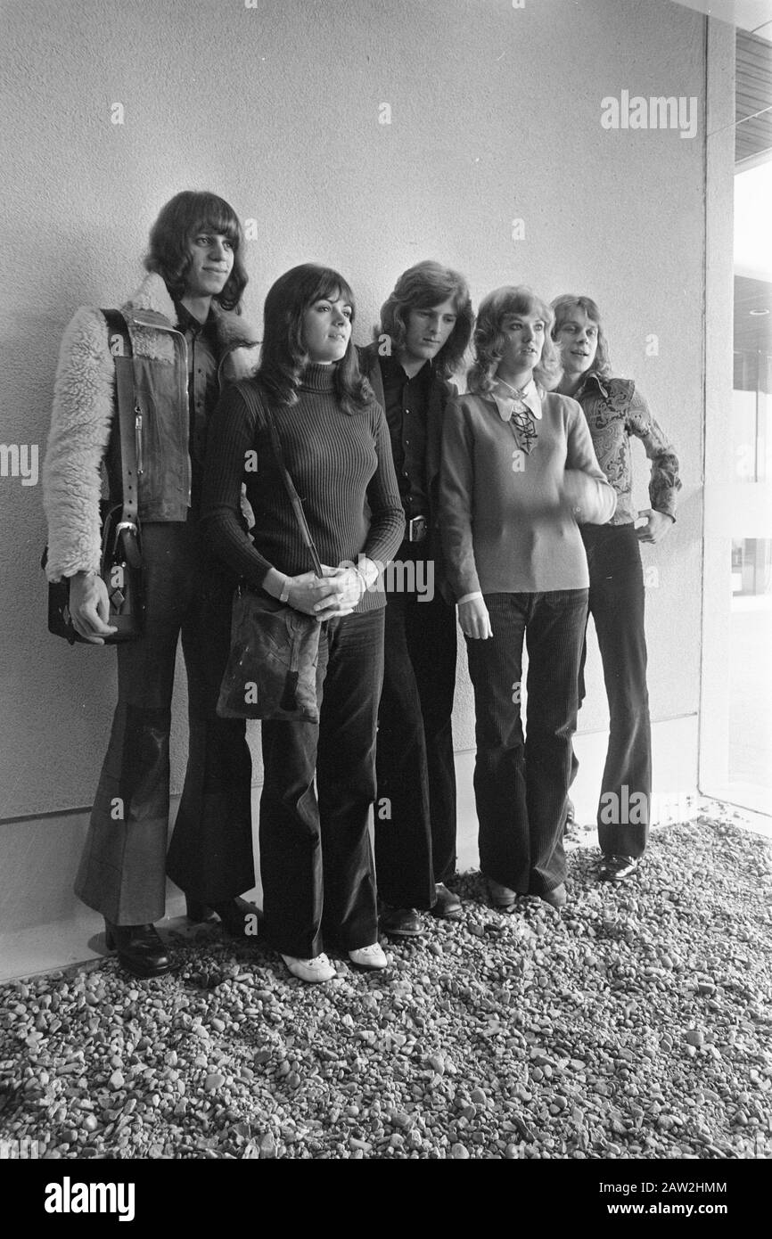The new seekers hi-res stock photography and images - Alamy