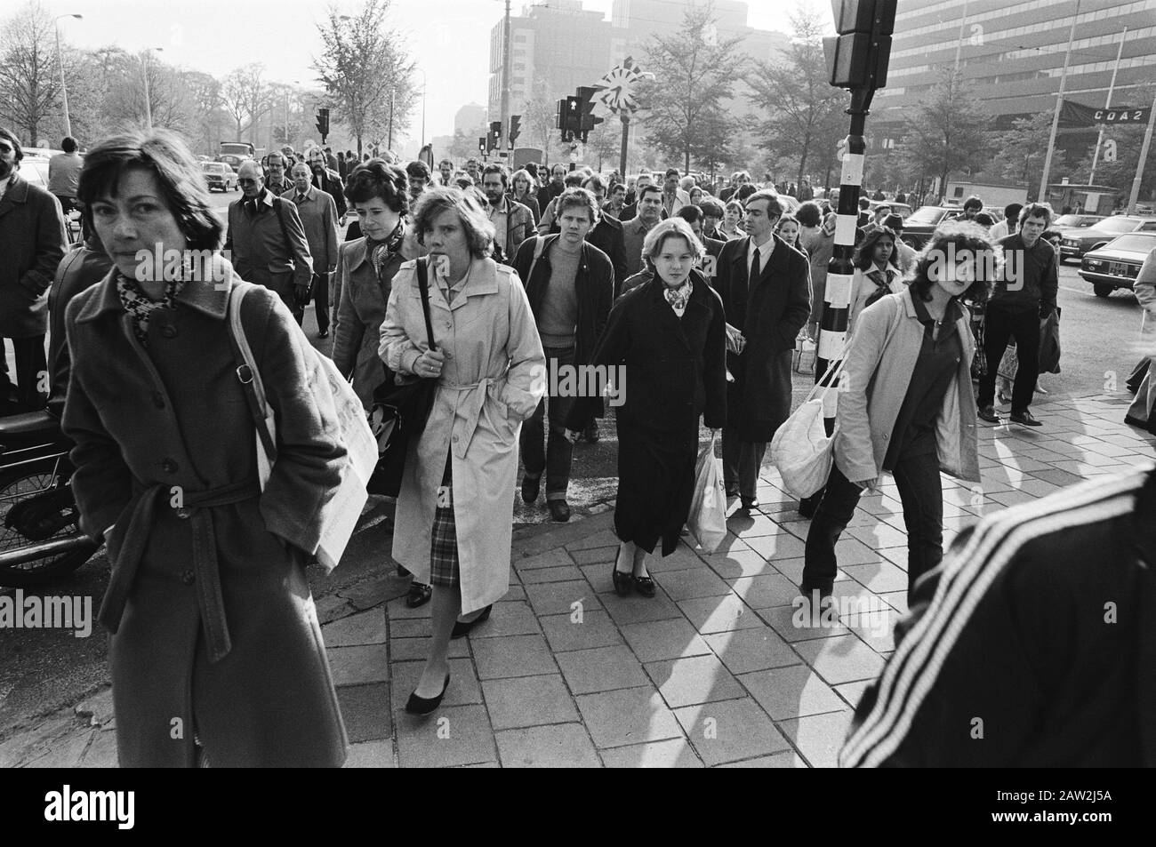 Many people walking public transport Black and White Stock Photos ...