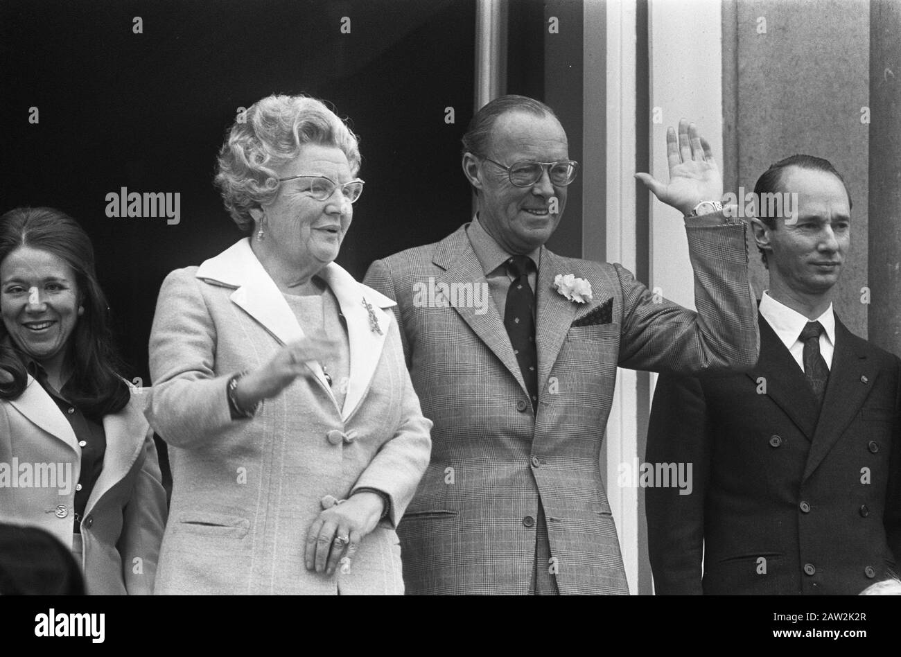 Queen's parade on Soestdijk, Irene and husband Date: April 30, 1973 ...