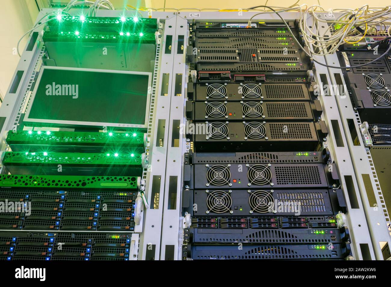 Data center monitor hi-res stock photography and images - Alamy
