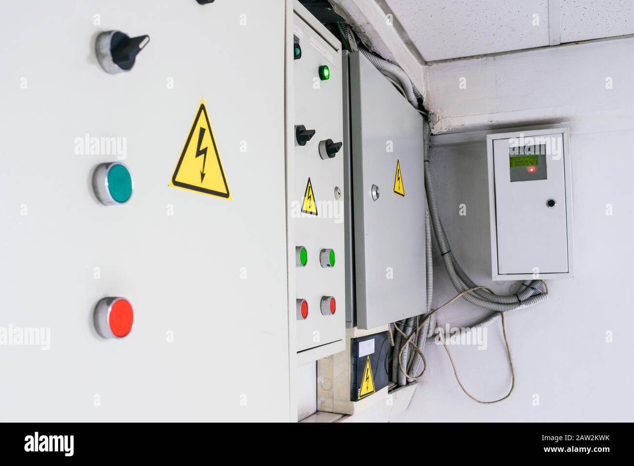 Fuse boxes hi-res stock photography and images - Alamy