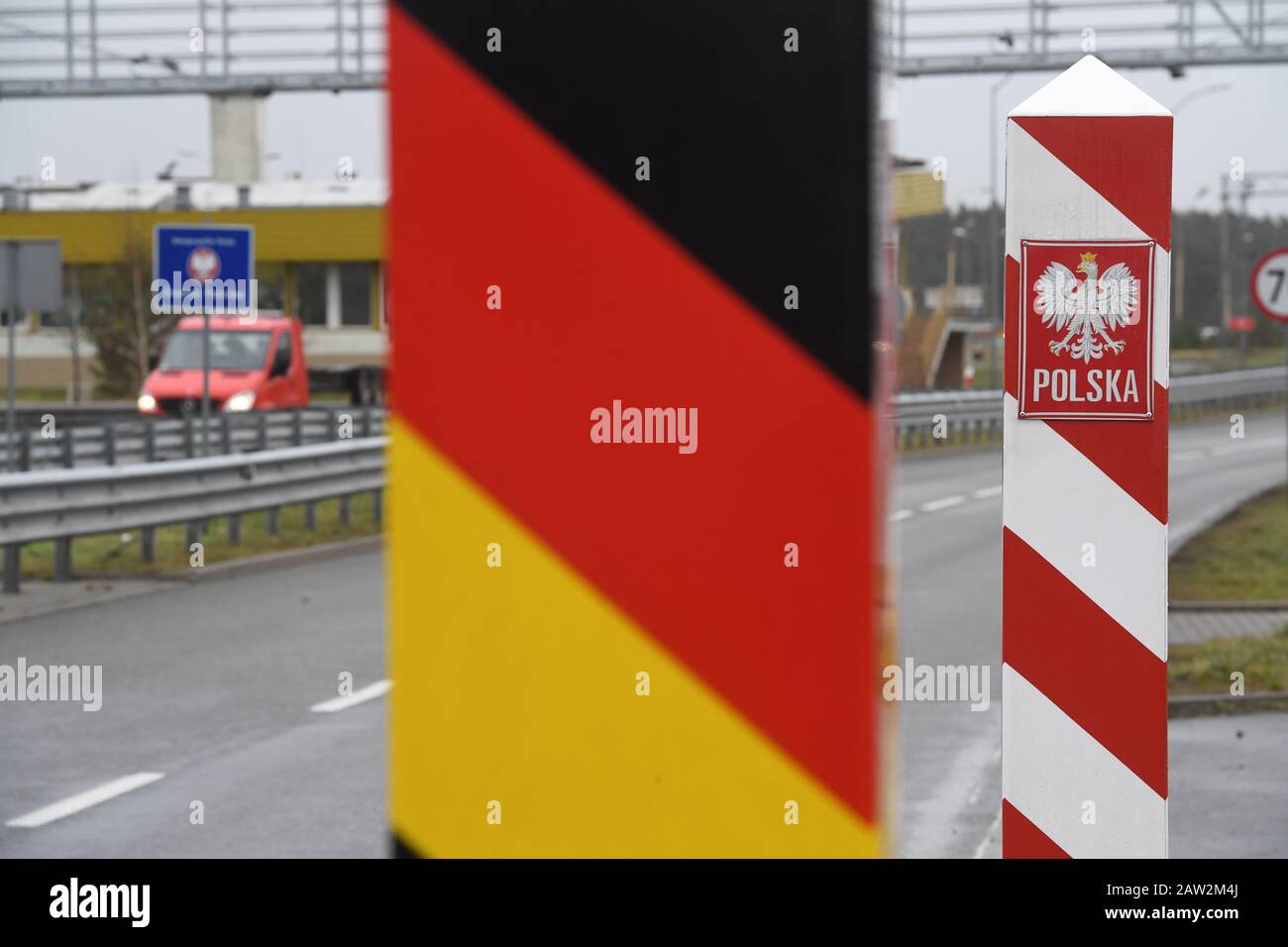 Linken, Germany. 06th Feb, 2020. Border posts on the federal road B104 ...