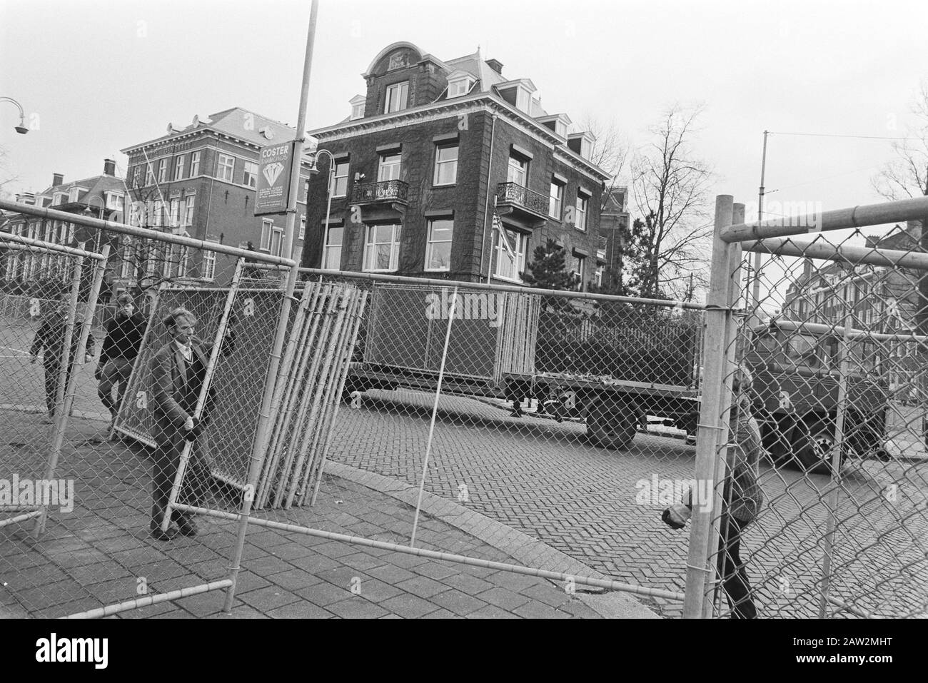 Installation of fences for security at the American consulate in ...