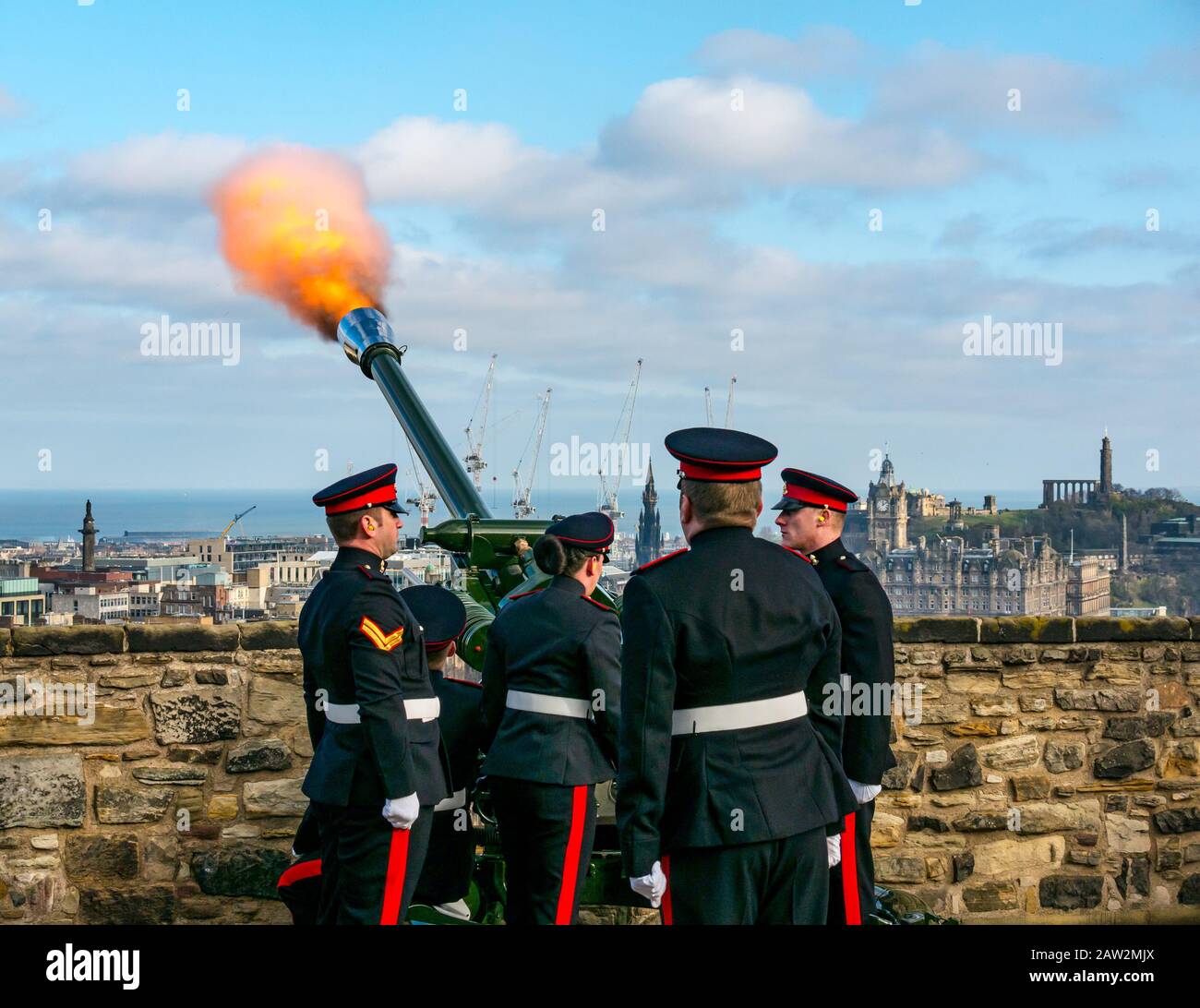 Royal field artillery hi-res stock photography and images - Alamy