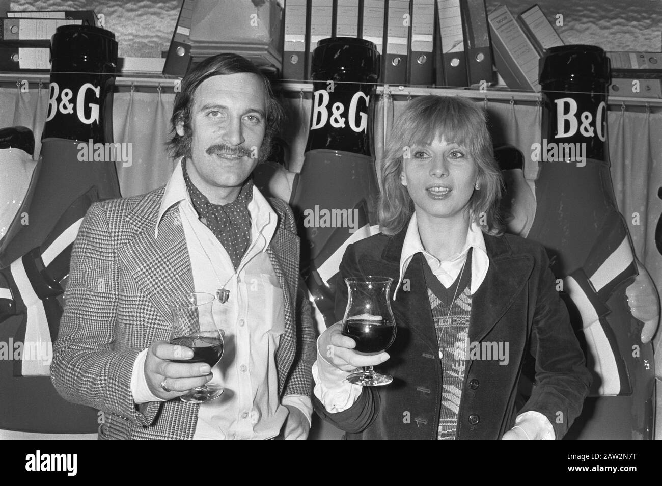 Hugo metsers taste first beaujolais hi-res stock photography and images ...