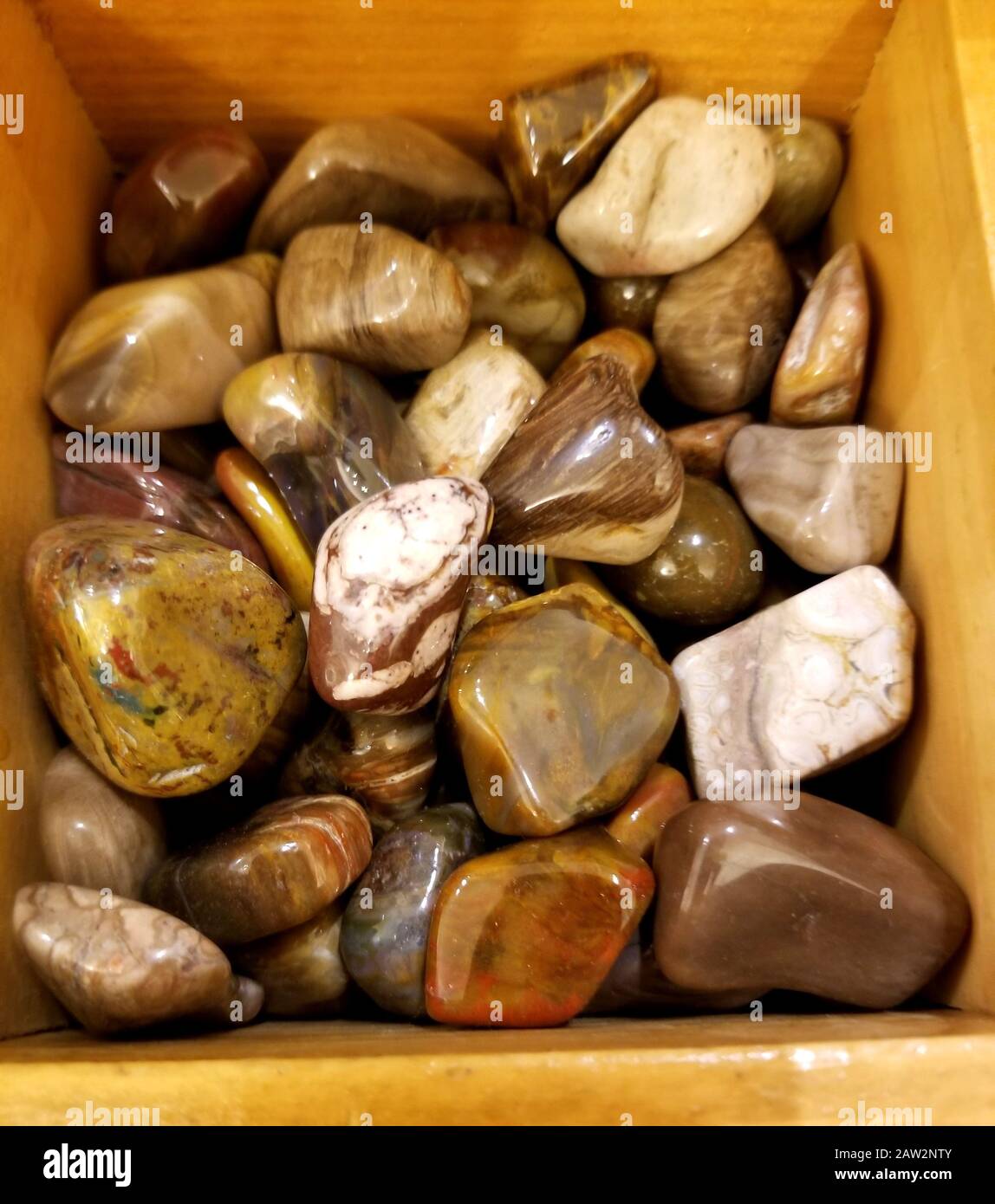 Pile of polished stones hi-res stock photography and images - Alamy