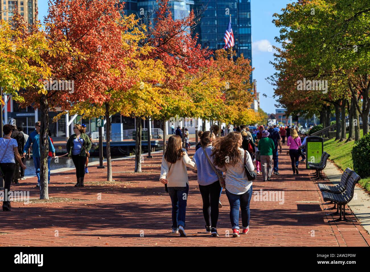 Walking in baltimore hi-res stock photography and images - Alamy