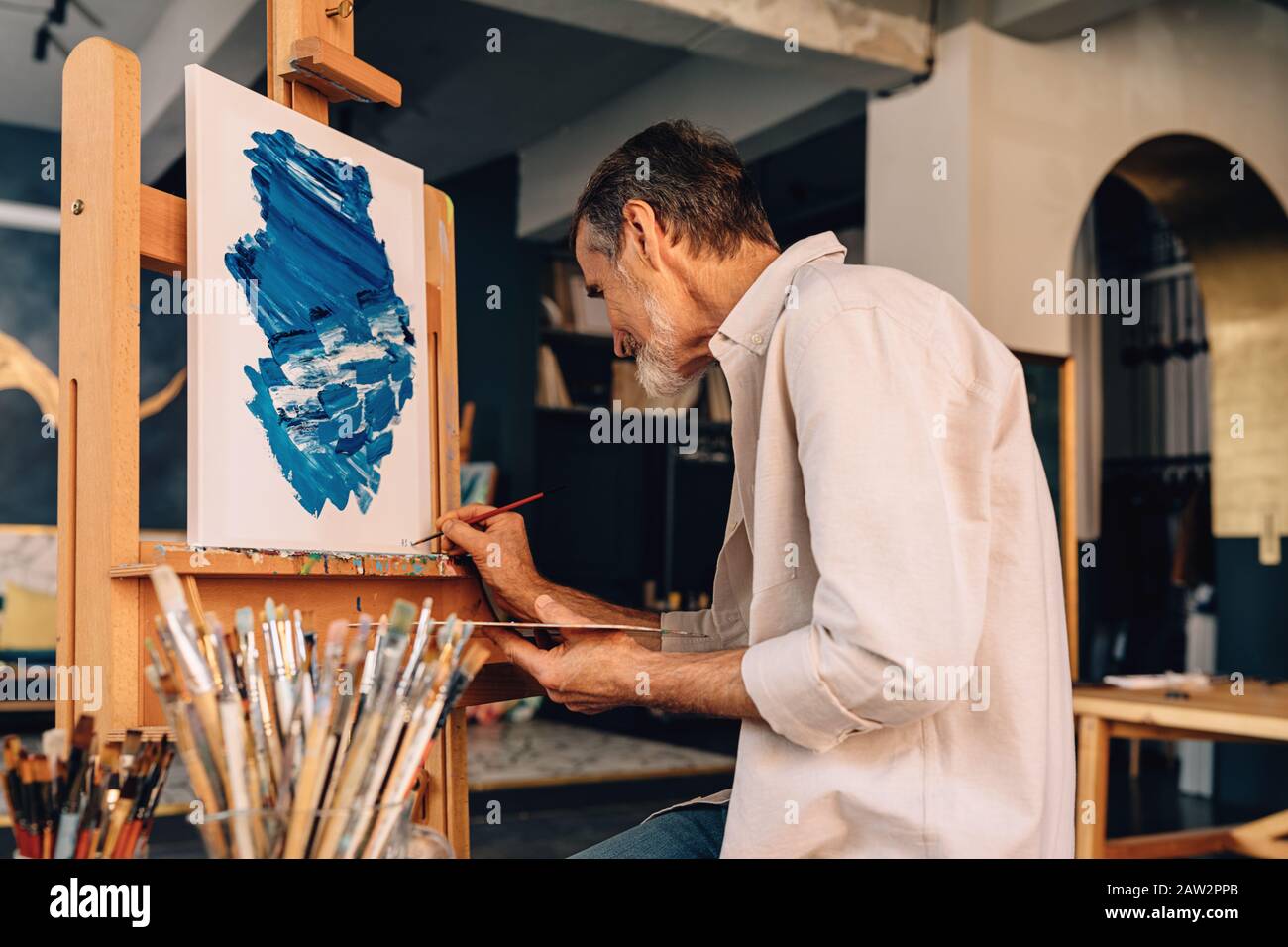 Drawing on canvas hi-res stock photography and images - Alamy