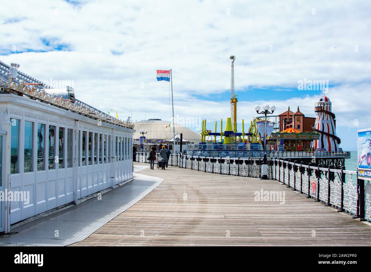 Brighton seafront pier funfair hi-res stock photography and images - Alamy
