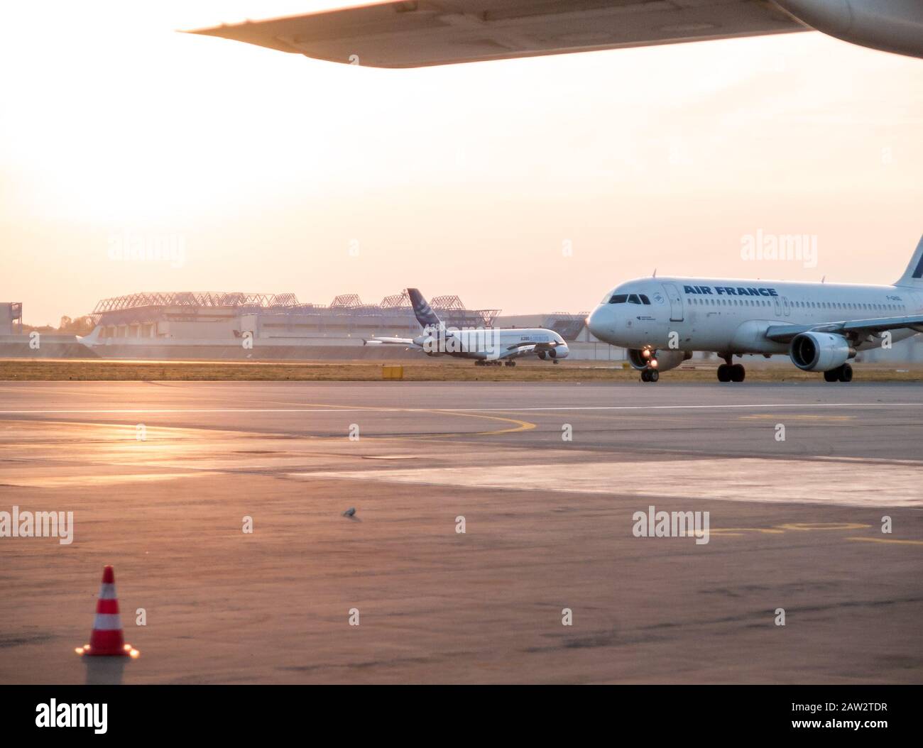 Airbus a380 flight test aircraft hi-res stock photography and images ...