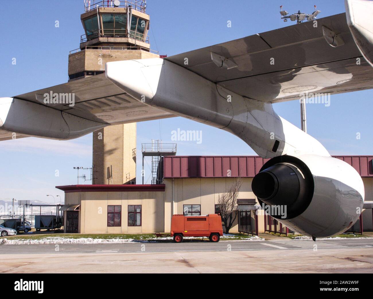 Jet engine exhaust hi-res stock photography and images - Alamy