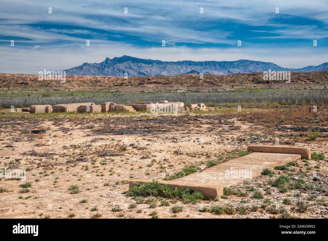 Ruin in St Thomas, ghost town submerged under Lake Mead for many years ...
