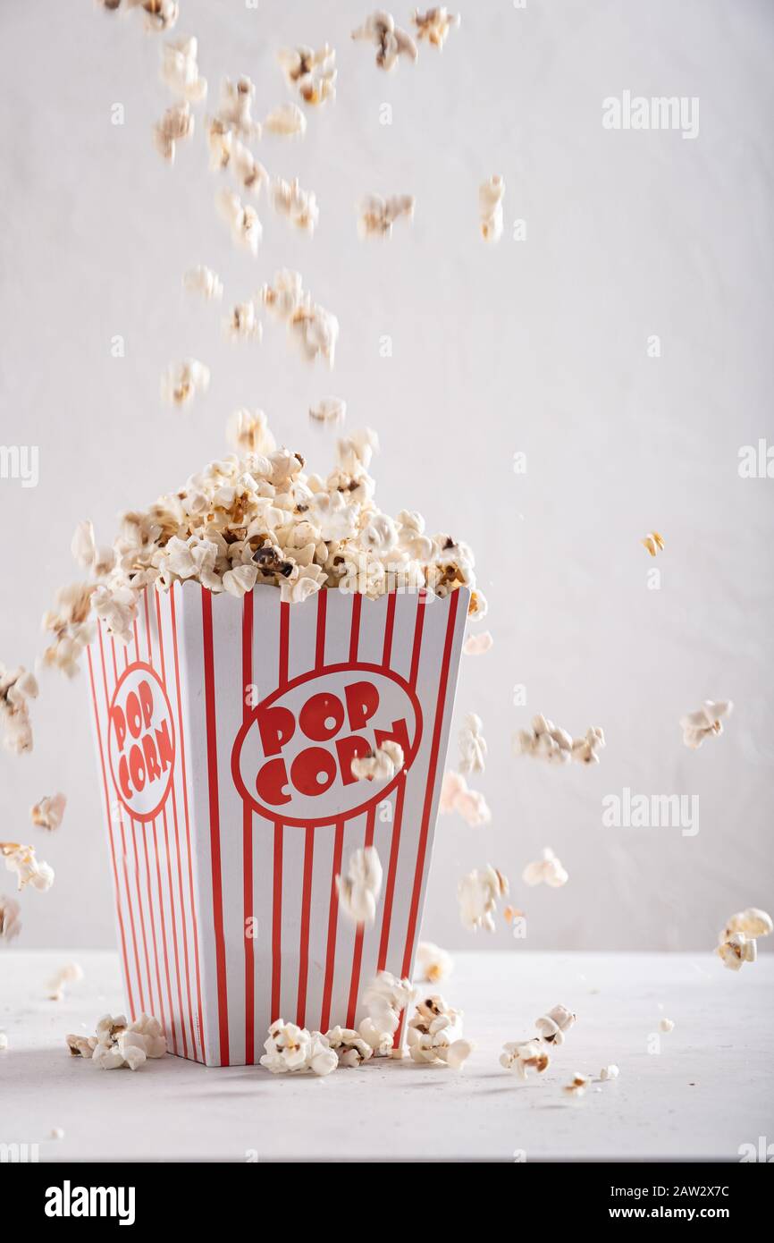 Classic retro red and white popcorn box Stock Photo - Alamy