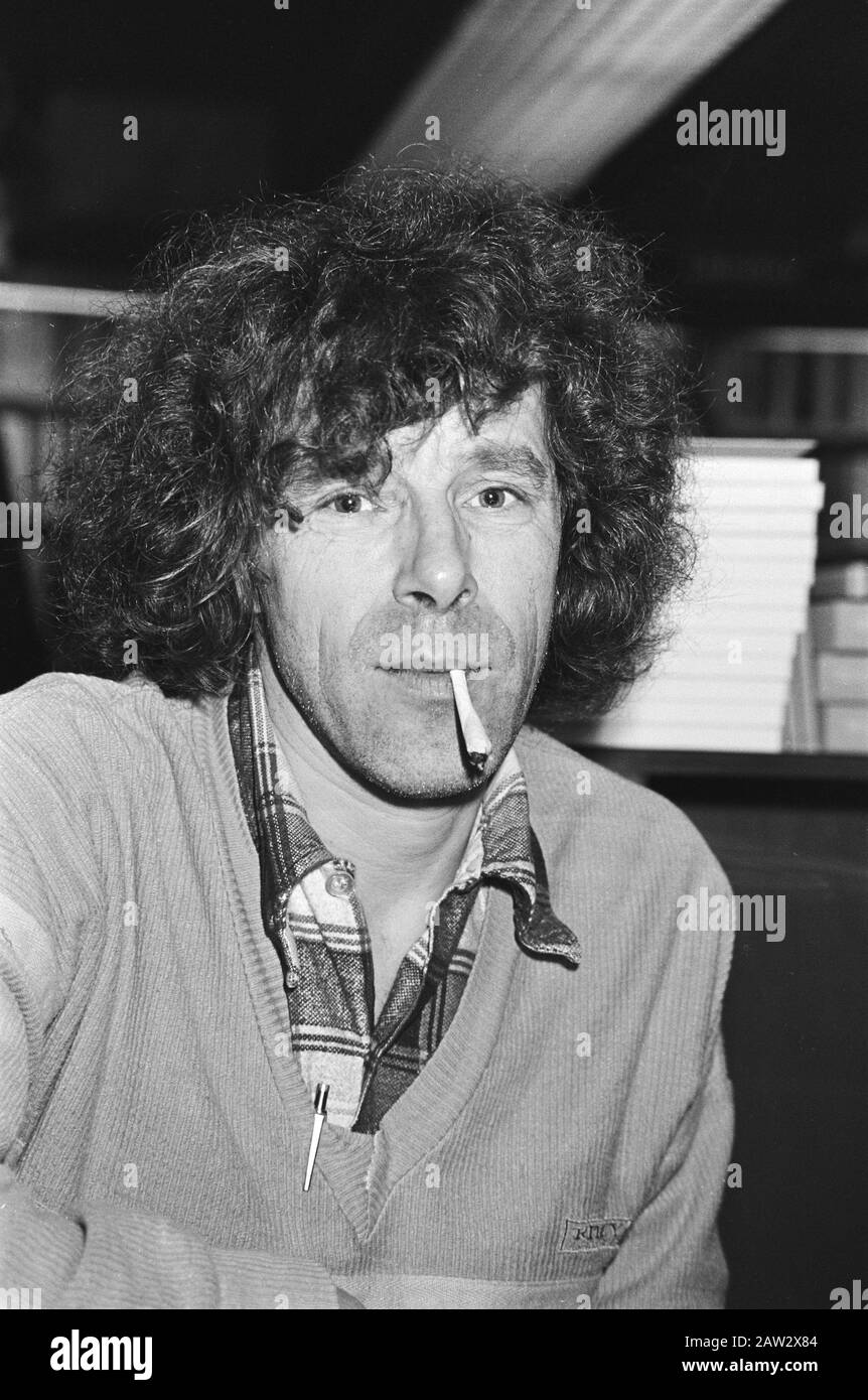 Portrait of artist Peter Fox Date: February 9, 1981 Keywords: books ...