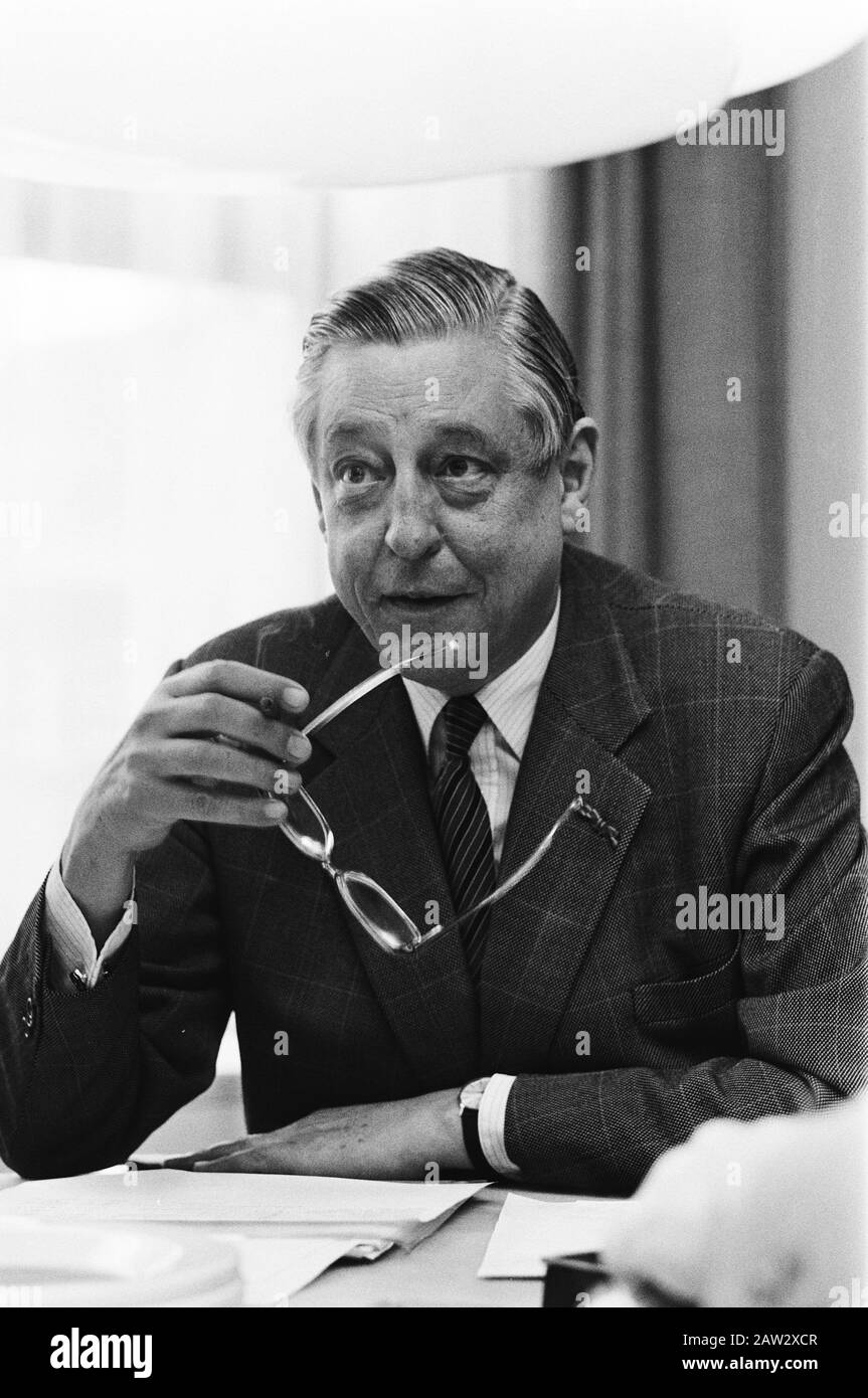 Mr. Vogelenzang of ARMO Bank portraits, banking Date: May 18, 1983 ...