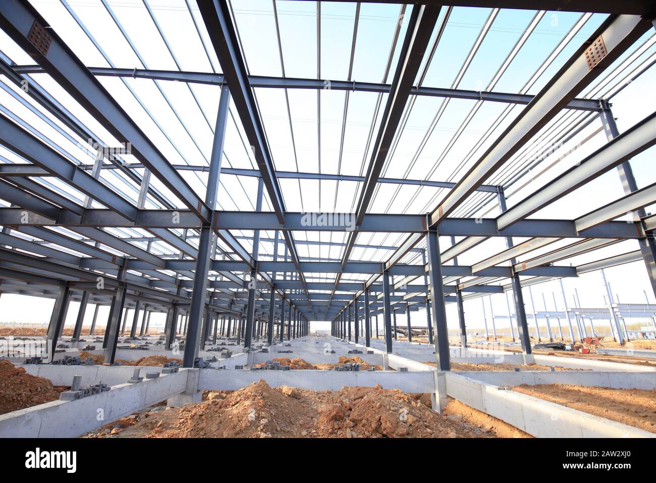 Steel frame structure Stock Photo - Alamy